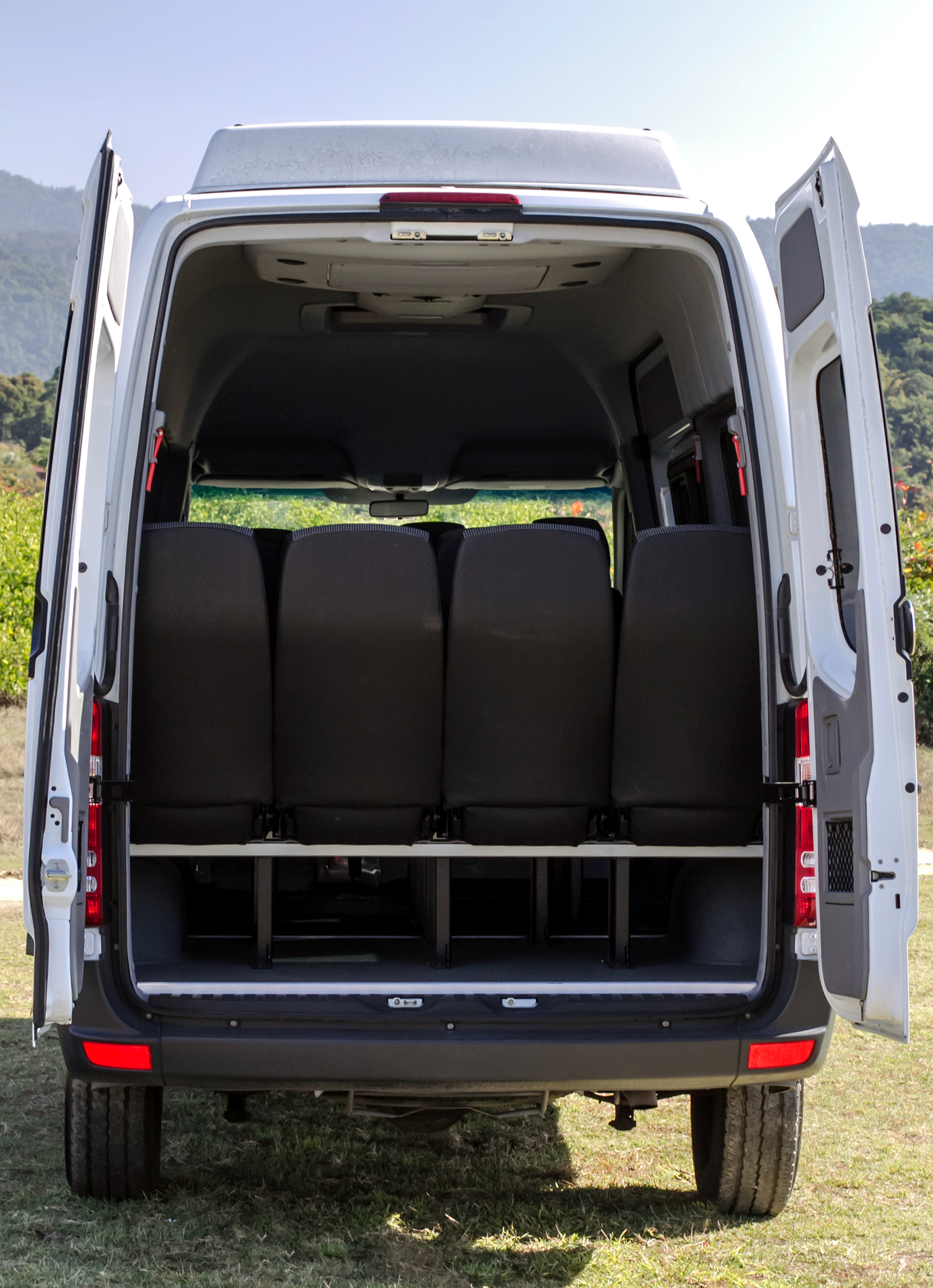 Paraty Tours - Vans Executivas