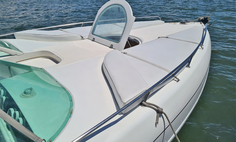 Lancha 21 - Real Boats 26 pés - Paraty Tours